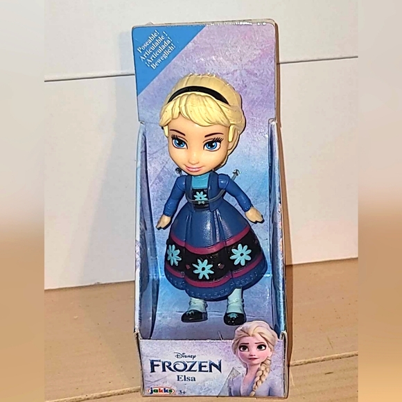 Toys | Disney Frozen Poseable Elsa Mini Toddler Collectible Doll 3 Inch ...